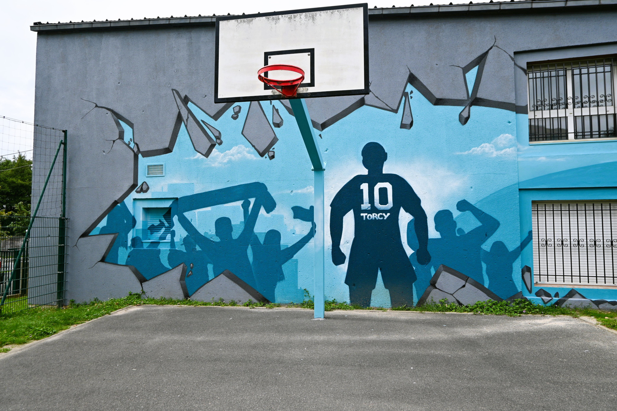 Une fresque sportive réalisée par les pré-ados et Hard Déco – Ville de ...